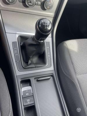 Melns Volkswagen Golf 2015 Kauņa, ar dzinēja tilpumu 1.60 L un nobraukumu 235 tūkst. km par 5250 €, foto 24 vietnē AUTOMOTO.COM.LV
