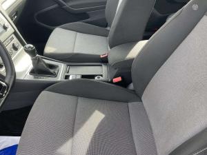 Melns Volkswagen Golf 2015 Kauņa, ar dzinēja tilpumu 1.60 L un nobraukumu 235 tūkst. km par 5250 €, foto 25 vietnē AUTOMOTO.COM.LV