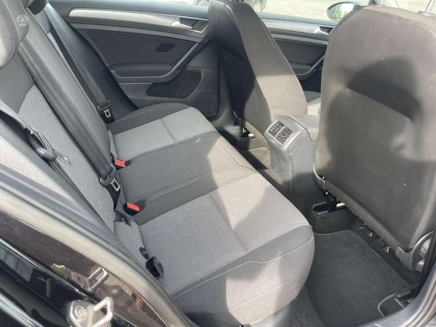Melns Volkswagen Golf 2015 Kauņa, ar dzinēja tilpumu 1.60 L un nobraukumu 235 tūkst. km par 5250 €, foto 28 vietnē AUTOMOTO.COM.LV
