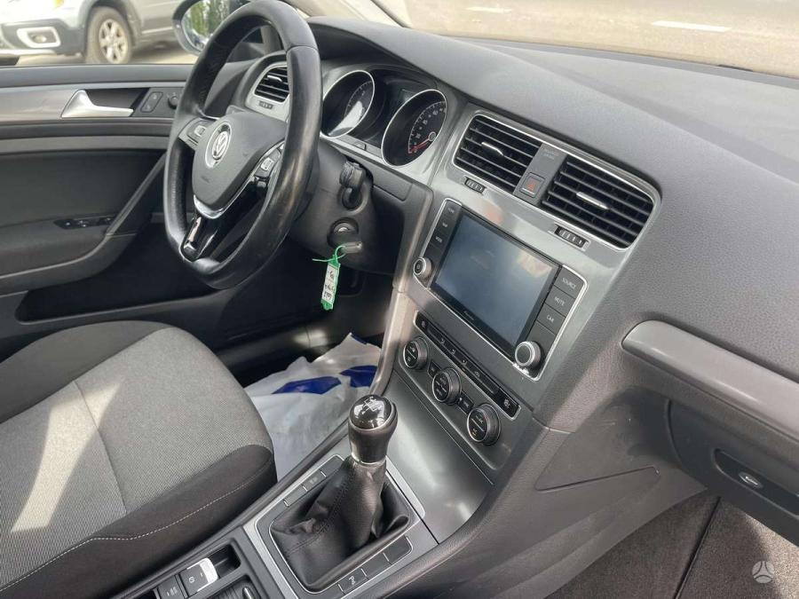 Melns Volkswagen Golf 2015 Kauņa, ar dzinēja tilpumu 1.60 L un nobraukumu 235 tūkst. km par 5250 €, foto 30 vietnē AUTOMOTO.COM.LV