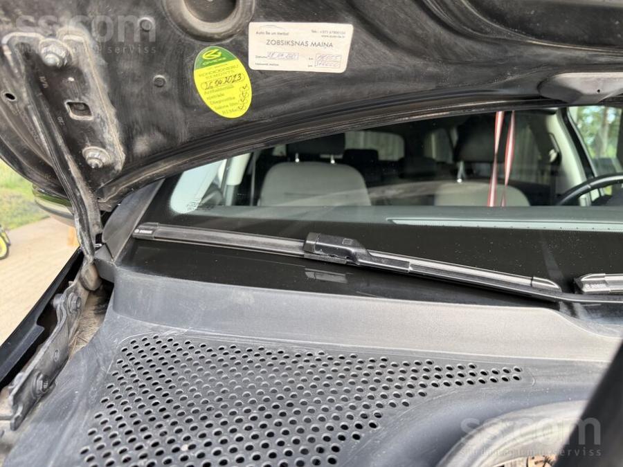 Melns Volkswagen Golf 2015 Rīga, ar dzinēja tilpumu 2.00 L un nobraukumu 302 tūkst. km par 5500 €, foto 12 vietnē AUTOMOTO.COM.LV