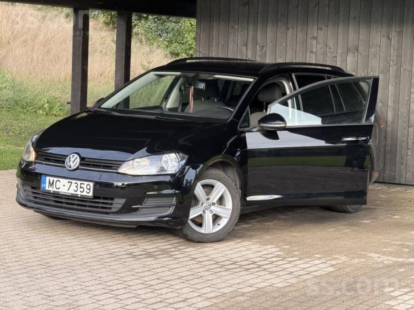 Black Volkswagen Golf 2015 in Riga, with an engine capacity of 2.00 L and mileage of 302 thousand km for 5500 €, photo 1 on AUTOMOTO.COM.LV