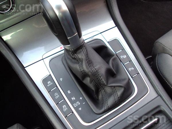 Volkswagen Golf 2015 in Riga on AUTOMOTO.COM.LV Black Volkswagen Golf 2015 in Riga, with an engine capacity of 1.80 L and mileage of 169 thousand km for 12000 €, photo 11 on AUTOMOTO.COM.LV
