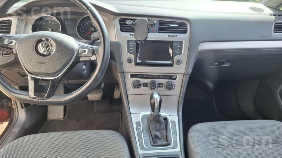 Black Volkswagen Golf 2015 in Daugavpils, with an engine capacity of 1.60 L and mileage of 244 thousand km for 6700 €, photo 9 on AUTOMOTO.COM.LV