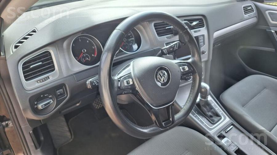 Black Volkswagen Golf 2015 in Daugavpils, with an engine capacity of 1.60 L and mileage of 244 thousand km for 6700 €, photo 10 on AUTOMOTO.COM.LV