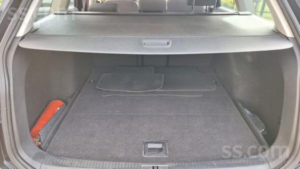 Black Volkswagen Golf 2015 in Daugavpils, with an engine capacity of 1.60 L and mileage of 244 thousand km for 6700 €, photo 11 on AUTOMOTO.COM.LV
