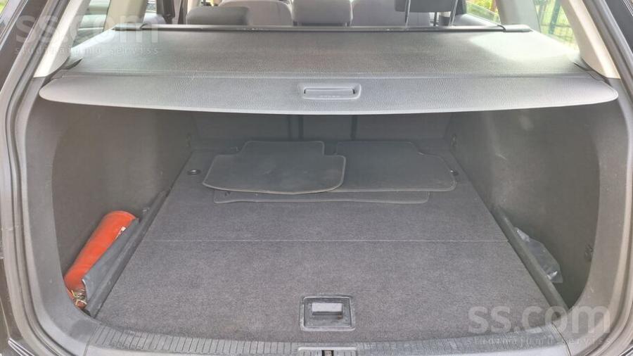 Black Volkswagen Golf 2015 in Daugavpils, with an engine capacity of 1.60 L and mileage of 244 thousand km for 6700 €, photo 11 on AUTOMOTO.COM.LV