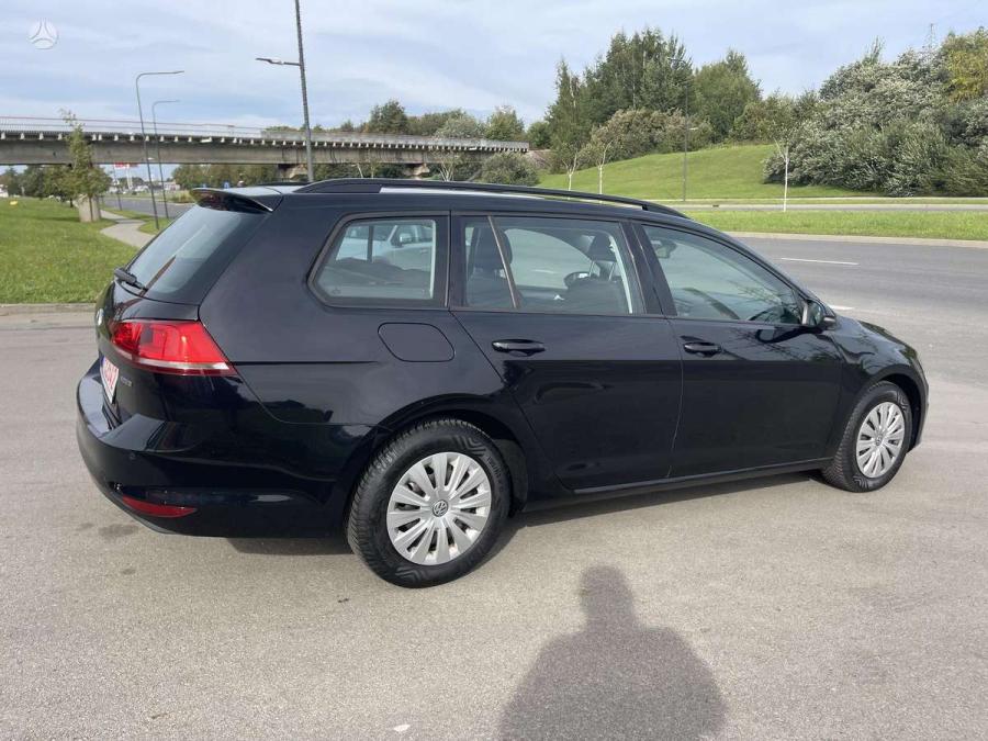 Black Volkswagen Golf 2015 in Kaunas, with an engine capacity of 1.60 L and mileage of 235 thousand km for 5250 €, photo 17 on AUTOMOTO.COM.LV