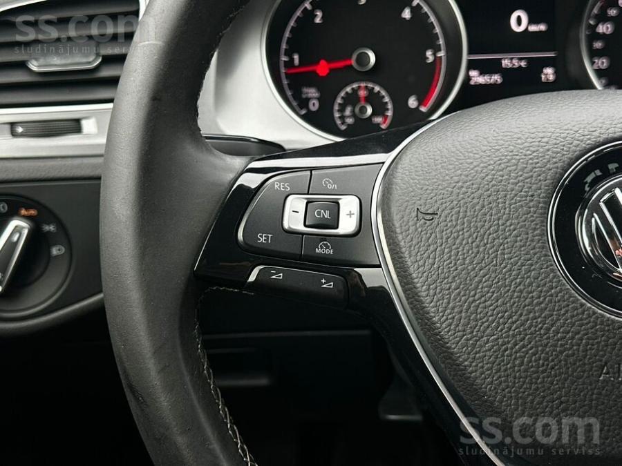 Melns Volkswagen Golf 2015 Jelgava, ar dzinēja tilpumu 2.00 L un nobraukumu 0 tūkst. km par 5990 €, foto 15 vietnē AUTOMOTO.COM.LV