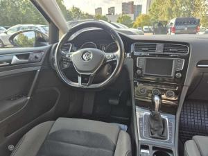 Black Volkswagen Golf 2016 in Vilnius, with an engine capacity of 1.97 L and mileage of 319 thousand km for 6900 €, photo 7 on AUTOMOTO.COM.LV