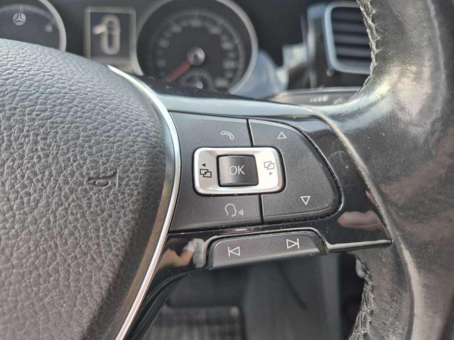 Black Volkswagen Golf 2016 in Vilnius, with an engine capacity of 1.97 L and mileage of 319 thousand km for 6900 €, photo 11 on AUTOMOTO.COM.LV