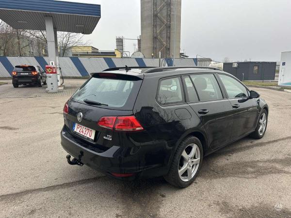 Black Volkswagen Golf 2016 in Kaunas, with an engine capacity of 1.60 L and mileage of 250 thousand km for 5900 €, photo 3 on AUTOMOTO.COM.LV