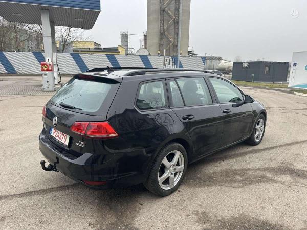 Black Volkswagen Golf 2016 in Kaunas, with an engine capacity of 1.60 L and mileage of 250 thousand km for 5900 €, photo 7 on AUTOMOTO.COM.LV
