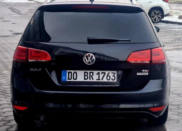 Black Volkswagen Golf 2016 in Vilnius, with an engine capacity of 1.60 L and mileage of 260 thousand km for 7199 €, photo 9 on AUTOMOTO.COM.LV