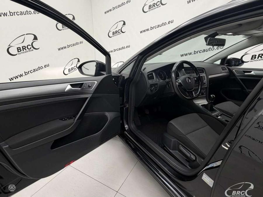 Black Volkswagen Golf 2016 in Vilnius, with an engine capacity of 1.60 L and mileage of 356 thousand km for 5700 €, photo 19 on AUTOMOTO.COM.LV