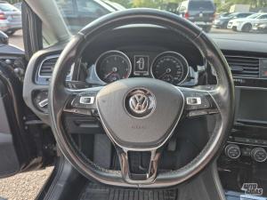 Black Volkswagen Golf 2016 in Vilnius, with an engine capacity of 2.00 L and mileage of 319 thousand km for 6900 €, photo 9 on AUTOMOTO.COM.LV