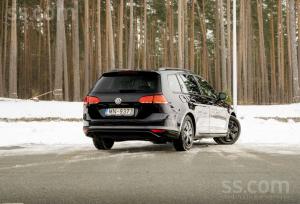 Black Volkswagen Golf 2016 in Riga, with an engine capacity of 1.60 L and mileage of 192 thousand km for 8990 €, photo 6 on AUTOMOTO.COM.LV