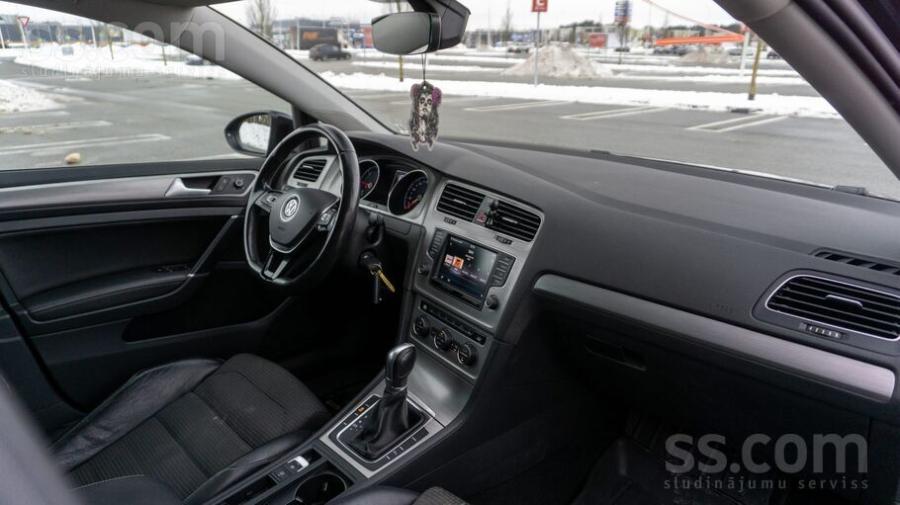 Black Volkswagen Golf 2016 in Riga, with an engine capacity of 1.60 L and mileage of 192 thousand km for 8990 €, photo 11 on AUTOMOTO.COM.LV