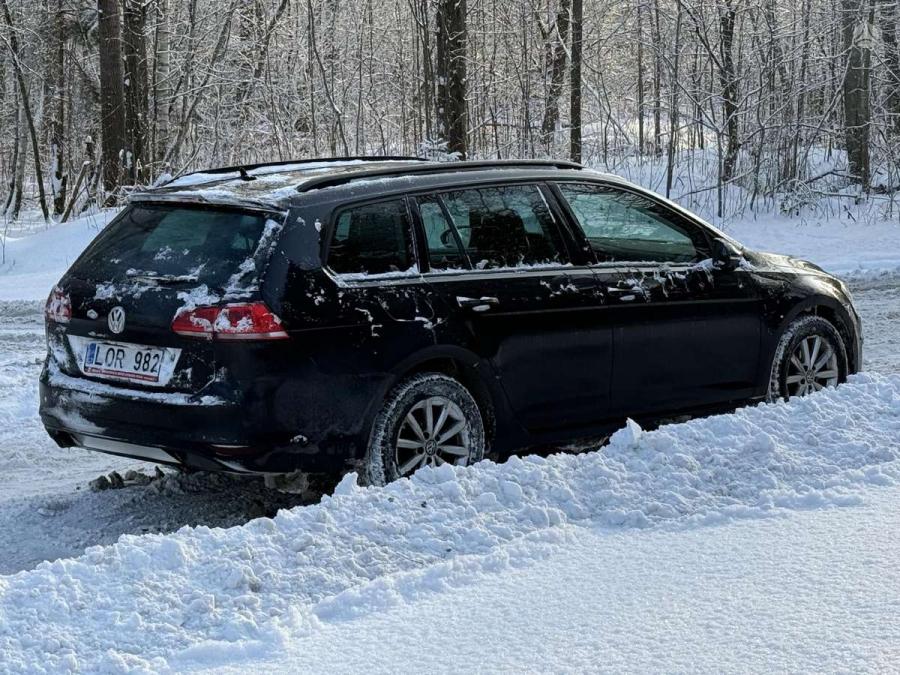 Черный Фольксваген Гольф 2016 в Каунас, объемом двигателя 1.60 л и пробегом 285 тыс. км за 6500 €, фото 4 на AUTOMOTO.COM.LV