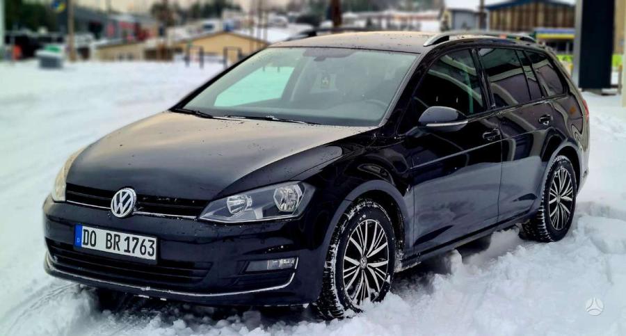Black Volkswagen Golf 2016 in Vilnius, with an engine capacity of 1.60 L and mileage of 260 thousand km for 6999 €, photo 2 on AUTOMOTO.COM.LV