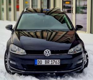 Black Volkswagen Golf 2016 in Vilnius, with an engine capacity of 1.60 L and mileage of 260 thousand km for 6999 €, photo 8 on AUTOMOTO.COM.LV