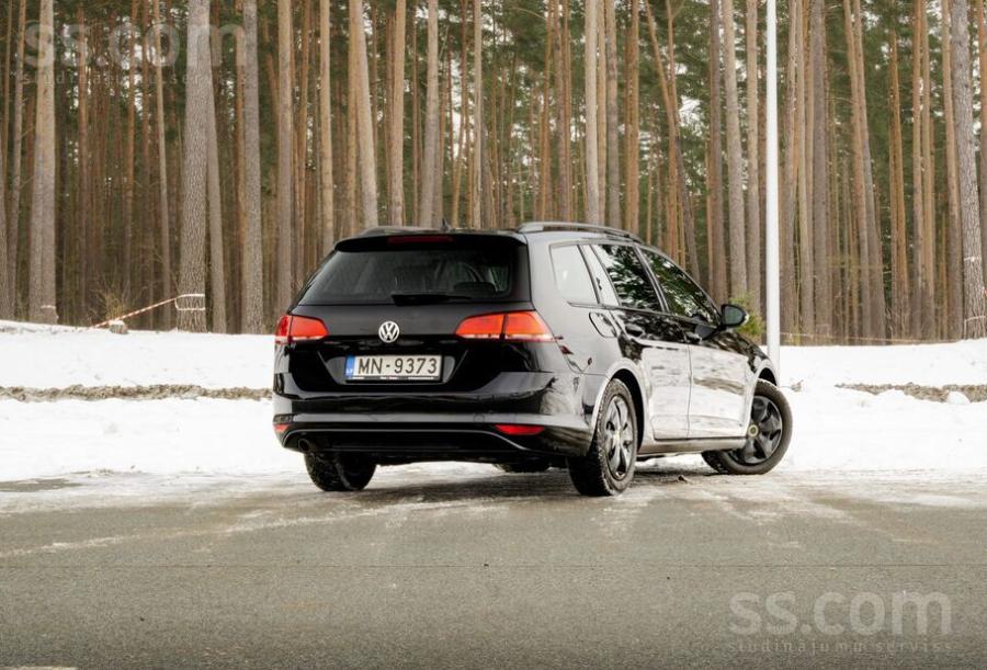 Black Volkswagen Golf 2016 in Riga, with an engine capacity of 1.60 L and mileage of 192 thousand km for 7290 €, photo 6 on AUTOMOTO.COM.LV