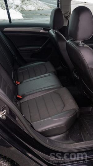 Black Volkswagen Golf 2016 in Riga, with an engine capacity of 1.60 L and mileage of 192 thousand km for 7290 €, photo 28 on AUTOMOTO.COM.LV