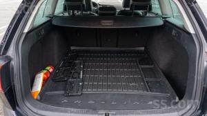 Black Volkswagen Golf 2016 in Riga, with an engine capacity of 1.60 L and mileage of 192 thousand km for 7290 €, photo 29 on AUTOMOTO.COM.LV