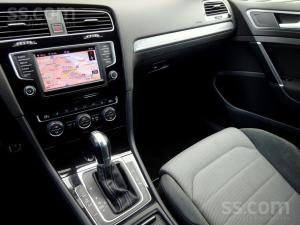 Melns Volkswagen Golf 2016 Rīga, ar dzinēja tilpumu 1.60 L un nobraukumu 256 tūkst. km par 7200 €, foto 12 vietnē AUTOMOTO.COM.LV