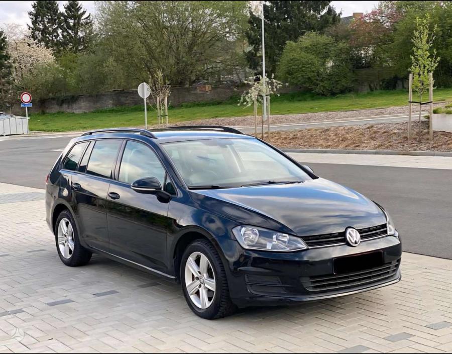 Black Volkswagen Golf 2016 in Ukmerge, with an engine capacity of 1.60 L and mileage of 248 thousand km for 4200 €, photo 1 on AUTOMOTO.COM.LV