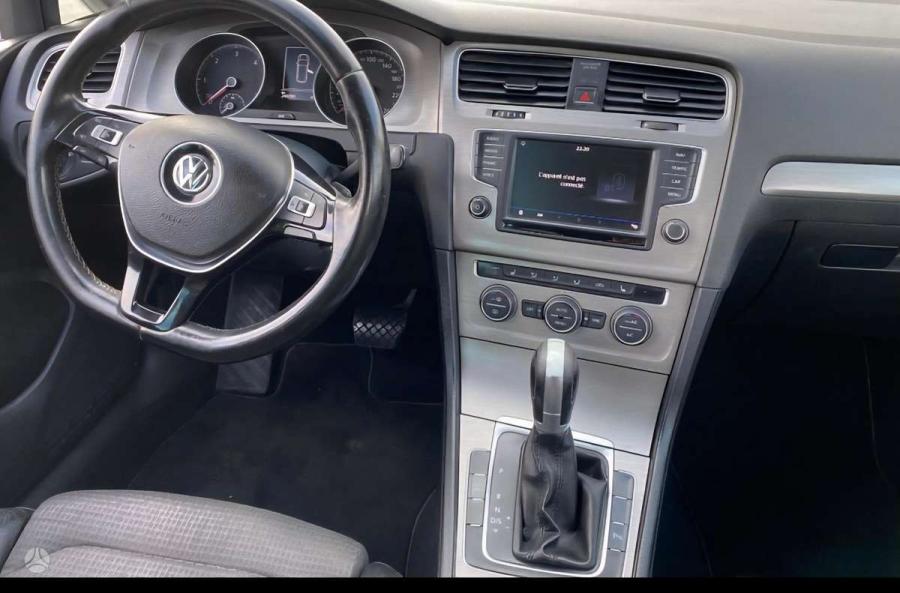 Black Volkswagen Golf 2016 in Ukmerge, with an engine capacity of 1.60 L and mileage of 248 thousand km for 4200 €, photo 7 on AUTOMOTO.COM.LV