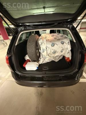 Black Volkswagen Golf 2016 in Riga, with an engine capacity of 1.60 L and mileage of 321 thousand km for 6500 €, photo 10 on AUTOMOTO.COM.LV
