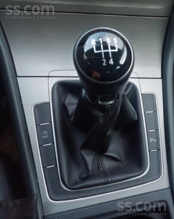 Melns Volkswagen Golf 2016 Rīga, ar dzinēja tilpumu 1.60 L un nobraukumu 301 tūkst. km par 3900 €, foto 4 vietnē AUTOMOTO.COM.LV