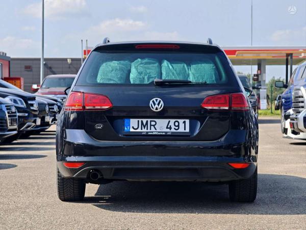 Black Volkswagen Golf 2016 in Vilnius, with an engine capacity of 1.60 L and mileage of 356 thousand km for 3900 €, photo 7 on AUTOMOTO.COM.LV
