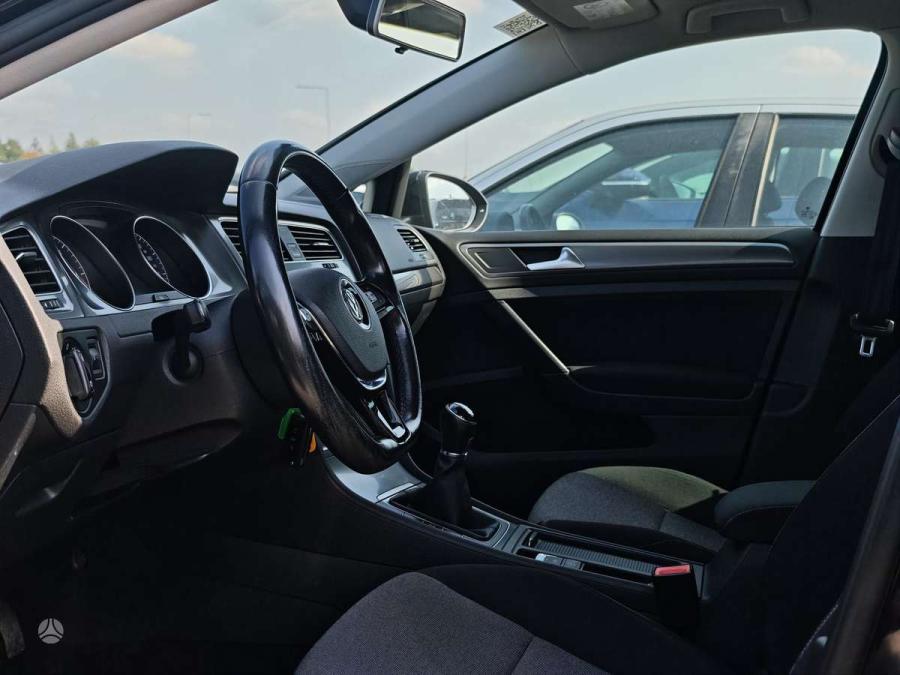 Melns Volkswagen Golf 2016 Viļņa, ar dzinēja tilpumu 1.60 L un nobraukumu 356 tūkst. km par 3900 €, foto 9 vietnē AUTOMOTO.COM.LV