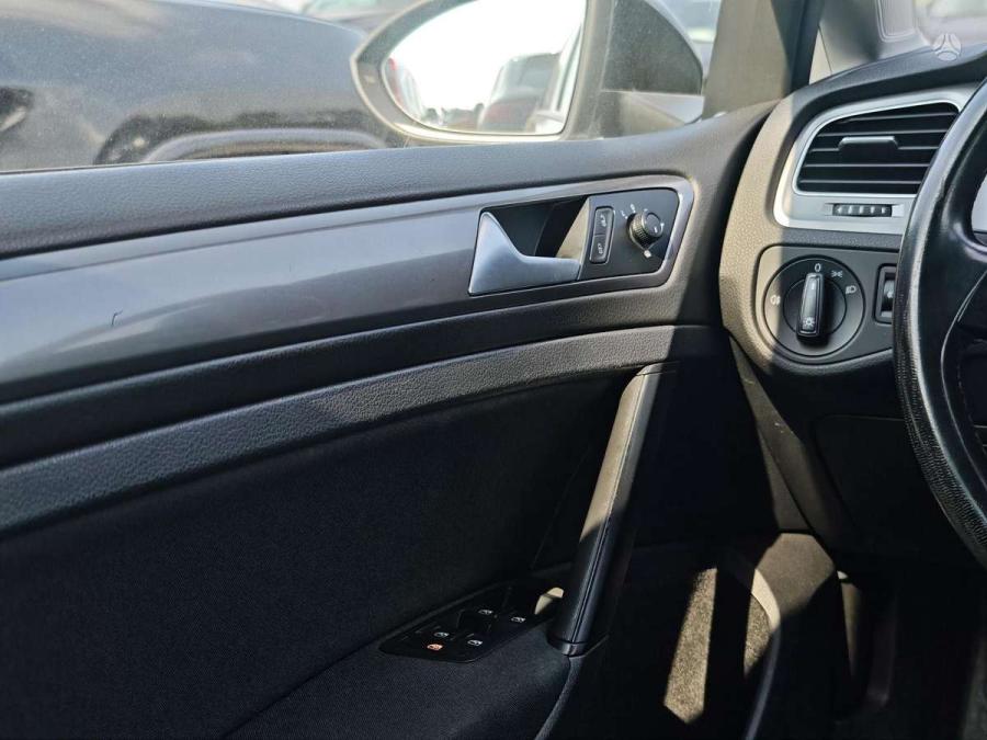 Melns Volkswagen Golf 2016 Viļņa, ar dzinēja tilpumu 1.60 L un nobraukumu 356 tūkst. km par 3900 €, foto 15 vietnē AUTOMOTO.COM.LV