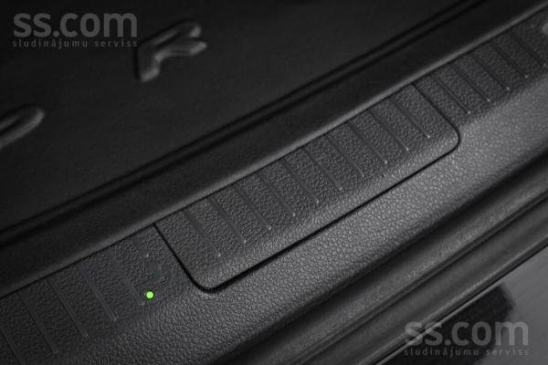 Black Volkswagen Golf 2016 in Riga, with an engine capacity of 2.00 L and mileage of 231 thousand km for 7750 €, photo 8 on AUTOMOTO.COM.LV