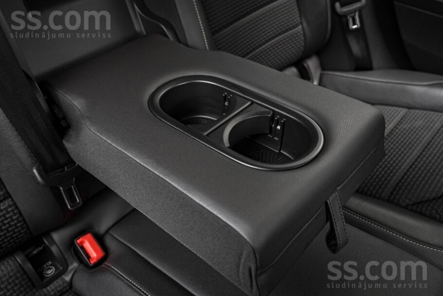 Black Volkswagen Golf 2016 in Riga, with an engine capacity of 2.00 L and mileage of 231 thousand km for 7750 €, photo 15 on AUTOMOTO.COM.LV