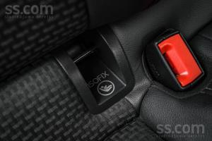 Black Volkswagen Golf 2016 in Riga, with an engine capacity of 2.00 L and mileage of 231 thousand km for 7750 €, photo 16 on AUTOMOTO.COM.LV