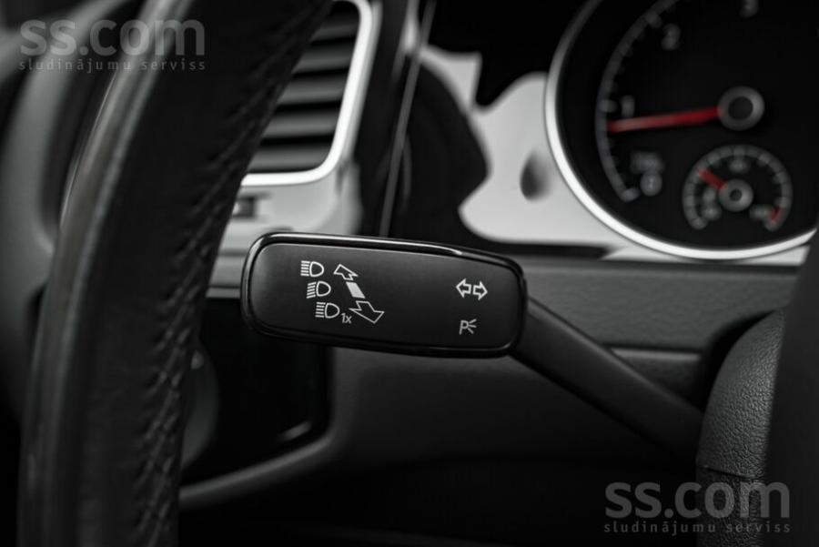 Black Volkswagen Golf 2016 in Riga, with an engine capacity of 2.00 L and mileage of 231 thousand km for 7750 €, photo 18 on AUTOMOTO.COM.LV
