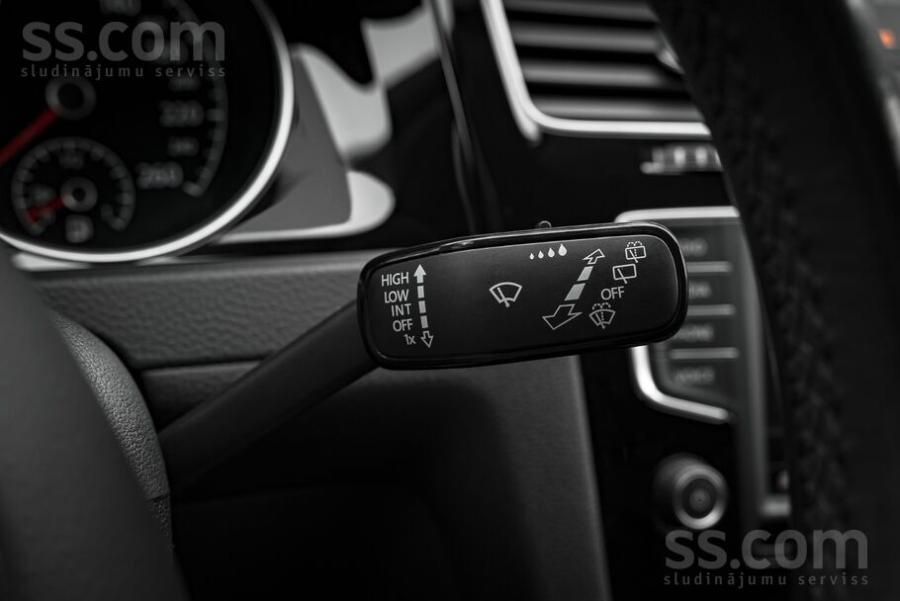 Black Volkswagen Golf 2016 in Riga, with an engine capacity of 2.00 L and mileage of 231 thousand km for 7750 €, photo 22 on AUTOMOTO.COM.LV