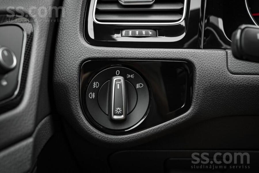 Black Volkswagen Golf 2016 in Riga, with an engine capacity of 2.00 L and mileage of 231 thousand km for 7750 €, photo 30 on AUTOMOTO.COM.LV