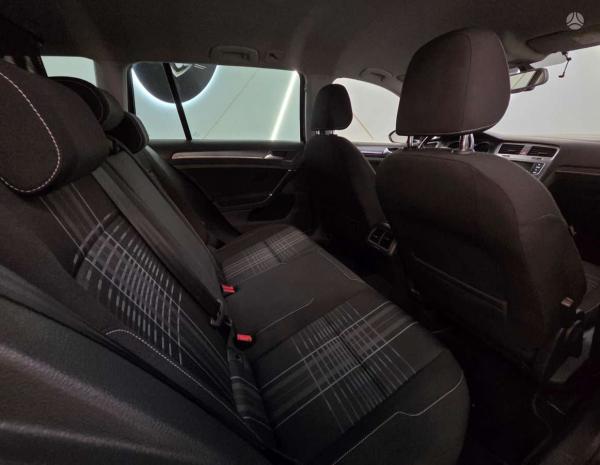 Black Volkswagen Golf 2016 in Marijampole, with an engine capacity of 1.60 L and mileage of 290 thousand km for 7750 €, photo 8 on AUTOMOTO.COM.LV
