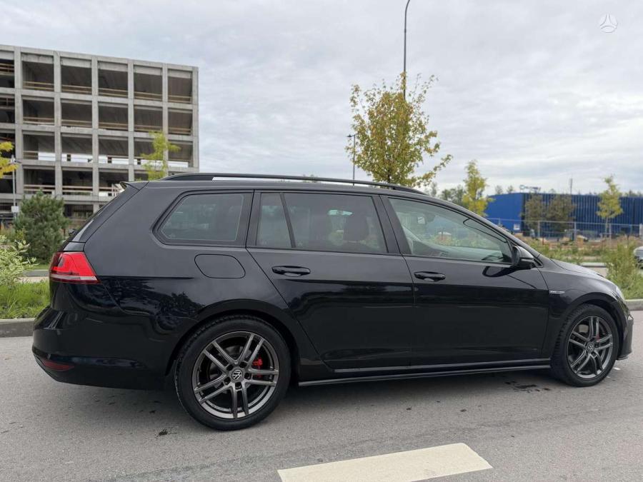 Black Volkswagen Golf 2016 in Vilnius, with an engine capacity of 1.97 L and mileage of 180 thousand km for 8750 €, photo 10 on AUTOMOTO.COM.LV