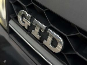 Black Volkswagen Golf 2016 in Vilnius, with an engine capacity of 1.97 L and mileage of 180 thousand km for 8750 €, photo 22 on AUTOMOTO.COM.LV