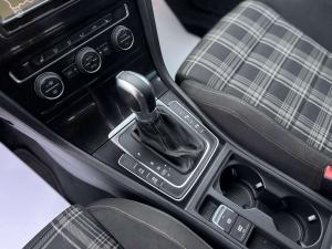 Black Volkswagen Golf 2016 in Vilnius, with an engine capacity of 1.97 L and mileage of 180 thousand km for 8750 €, photo 29 on AUTOMOTO.COM.LV