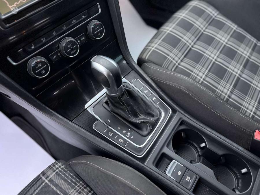 Black Volkswagen Golf 2016 in Vilnius, with an engine capacity of 1.97 L and mileage of 180 thousand km for 8750 €, photo 29 on AUTOMOTO.COM.LV