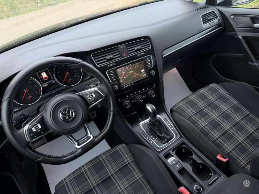 Black Volkswagen Golf 2016 in Vilnius, with an engine capacity of 1.97 L and mileage of 180 thousand km for 8750 €, photo 30 on AUTOMOTO.COM.LV