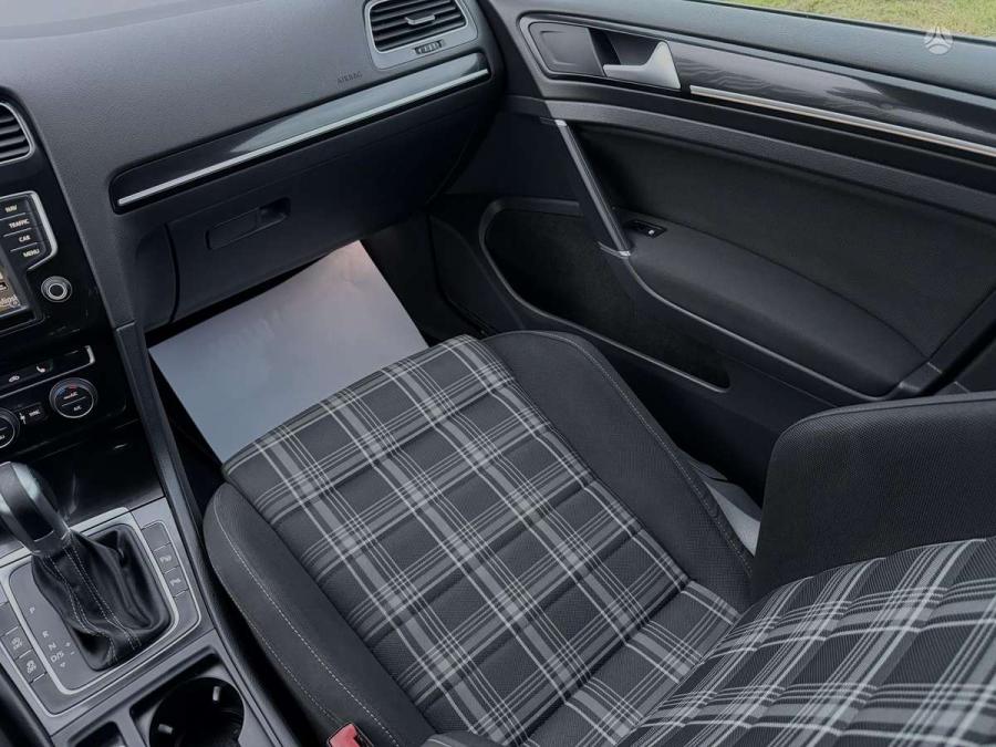 Black Volkswagen Golf 2016 in Vilnius, with an engine capacity of 1.97 L and mileage of 180 thousand km for 8750 €, photo 31 on AUTOMOTO.COM.LV