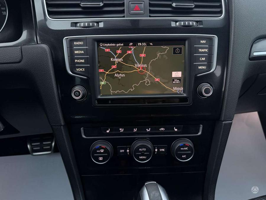 Black Volkswagen Golf 2016 in Vilnius, with an engine capacity of 1.97 L and mileage of 180 thousand km for 8750 €, photo 32 on AUTOMOTO.COM.LV